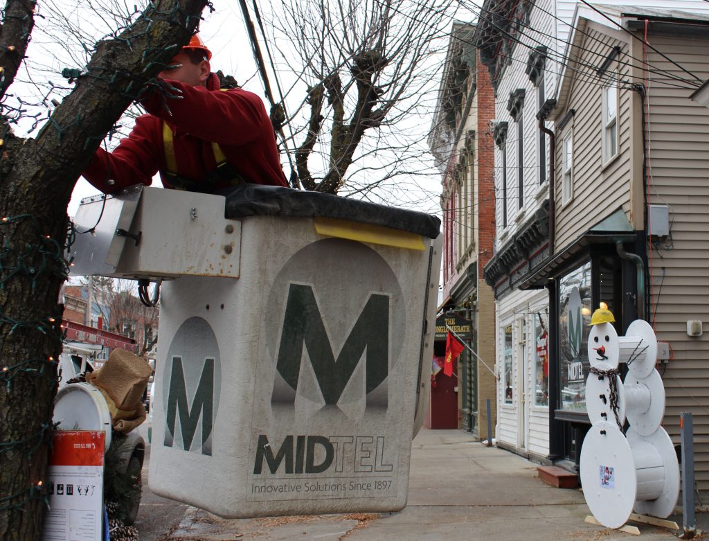MIDTEL gets into the holiday spirit - MIDTEL